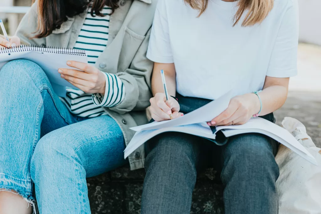 Understanding Therapist Credentials in Alberta | Mendable Psychology